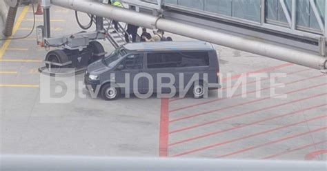 Eксклузивни кадри Качиха на самолета за България осъдения за двойното убийство пред „Соло