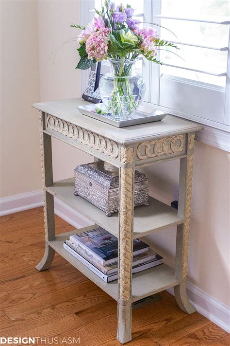 Small Accent Table How To Decorate A Tiny Living Room Corner