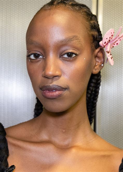 New York Fashion Weeks Biggest Spring Beauty Trends Vogue