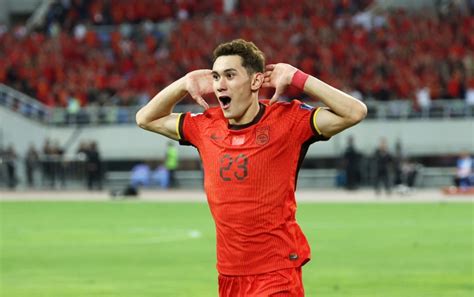 利好！足球报：塞鸟本周可驰援国足，穿10号球衣，据说叫塞国泰 知乎