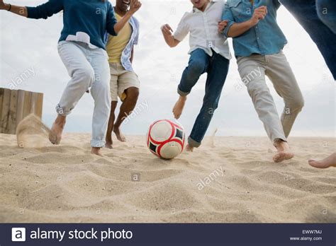 Strand Fussball Fotos Und Bildmaterial In Hoher Auflösung Alamy