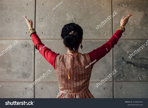 Bollywood Dance Moves