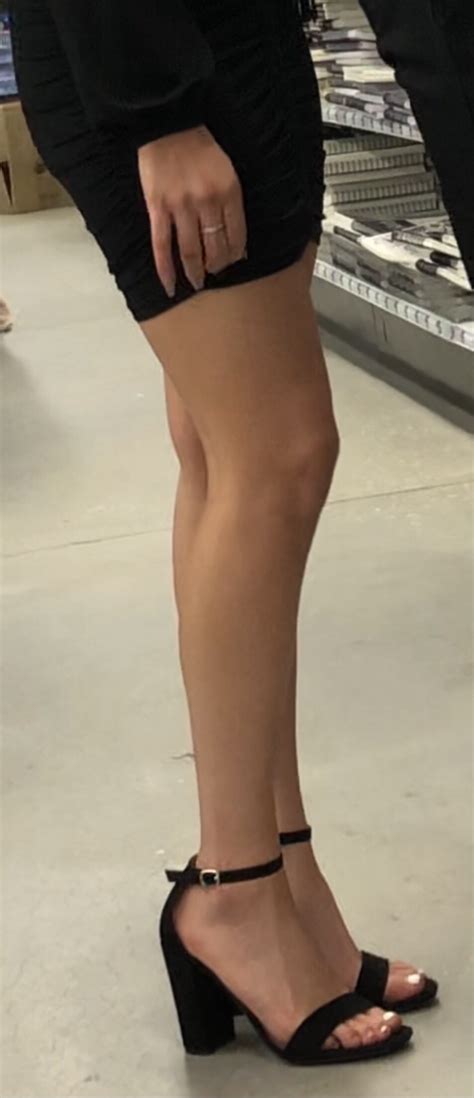 Brunette Trophy Wife In Black Dress Forum