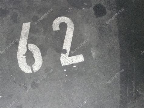 Zahl 62 auf Asphalt — Stock Photo © Geronimo #4880127