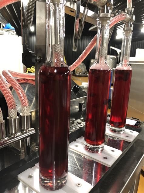 Alcools Biologiques De Cassis Distillerie Du Capitaine