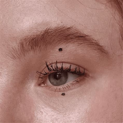 Eyeliner Looks Tips And Tricks To Help You Rock Your Wings Plant Mother