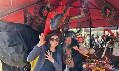 Sally Strobridge Auslan Stage Left