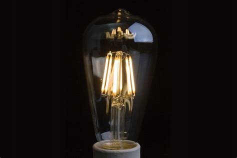 Żarówka E LED FILAMENT W CIEPŁA ŁZA ozdobna