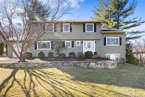 365 Columbine Ct Yorktown Heights Ny 10598 Mls H6229716 Coldwell