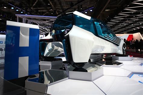 Toyota Fcv Plus Concept O La Apuesta Por Un Aire Más Limpio Y Unas