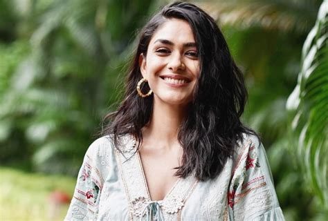 Mrunal Thakur Important To Do Different Roles To Become A Massy Actor