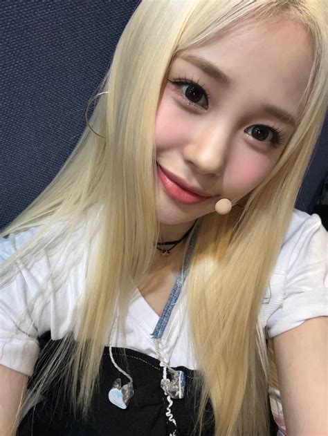 Weeekly Community Post 240718 엠카 셀카 제출합니댱🤍💛🩵🐠 지한