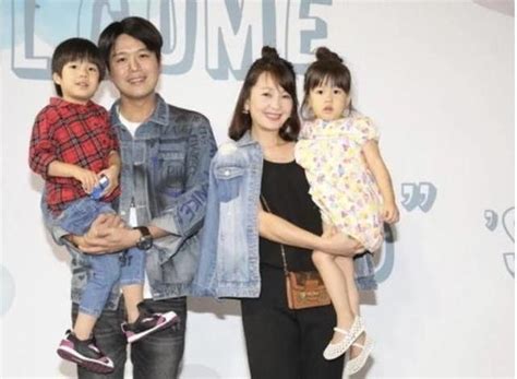 安以軒兒子滿月宴，賈靜雯夫婦帶兩女兒搶鏡 每日頭條