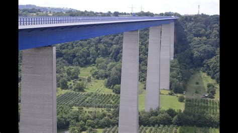 Auf der A61 - YouTube