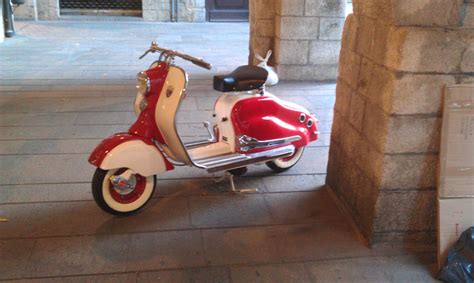 Completely Lovely Lambretta Lambretta Scooter Custom Vespa Lambretta