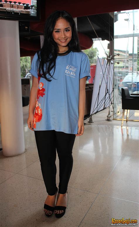 Gita Gutawas Feet