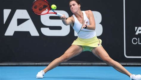 Navarro Beats Mertens In Hobart For First Wta Title