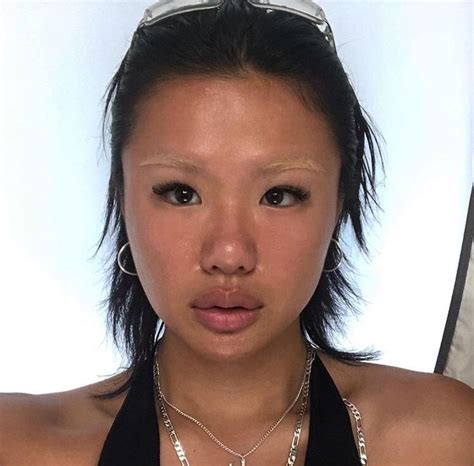 Looks Makeup Bleached Eyebrows Blonde Eyebrows Bleach Eyebrows Dark