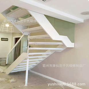厂家定制家用阁楼玻璃楼梯室内楼梯钢架楼梯钢木双梁插玻璃楼梯 阿里巴巴