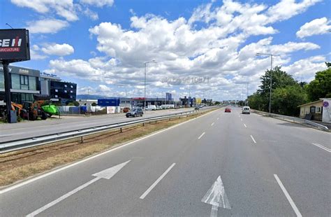 Бизнес терен 5105м2 с голямо лице на Ботевградско шосе на входа на