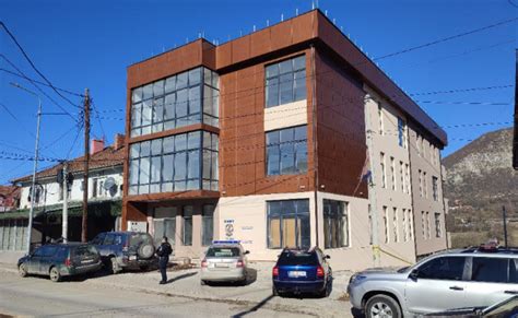 Полиција претресла зграду у Звечану у власништву општине пронађени џакови са песком РТГ