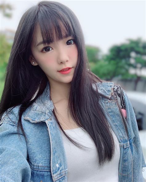 Lamigirls李恩菲超萌电眼 一对到就想好好疼爱她 宅男番号吧