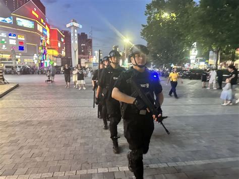 【夏季行动】临渭公安：护航夏夜经济 绘就平安画卷