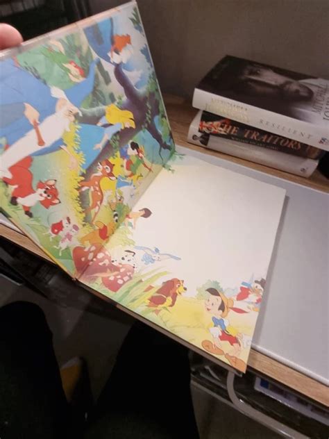 The Rescuers Down Under Walt Disney Oversized Picture Book 1991 £10