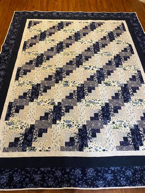 Bluewhite Log Cabin Queen Quilt 85 X 105 Etsy