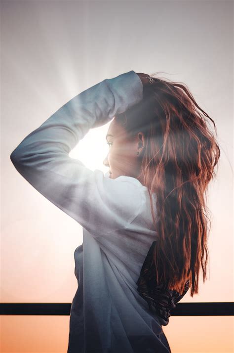 Sun Women Lens Flare Hd Wallpaper Wallpaperbetter