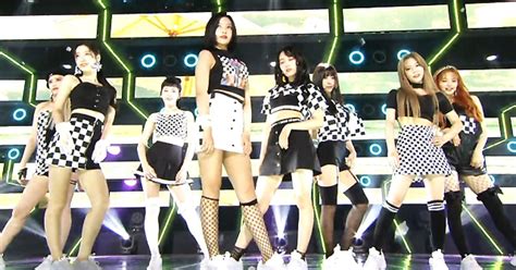 영상 더쇼 다이아 데뷔 후 첫 1위 우우 무대