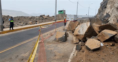 Comas Caen enormes rocas sobre la vía de Pasamayito tras sismo de 4 2