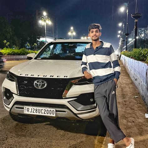 neeraj suman 👀👀 tranding viral fortuner