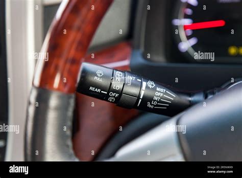 Wiper Mode Selection Button With Automatic Adjustment Through The Rain