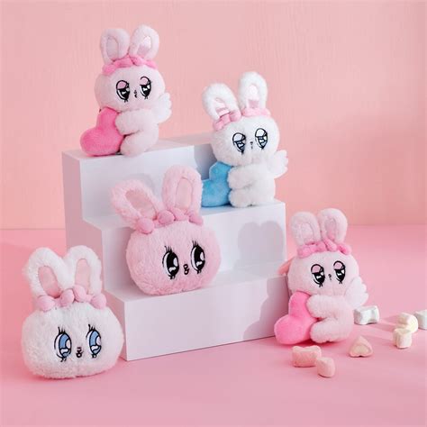Esther Bunny展覽！艾絲樂小兔台北華山、高雄夢時代快閃店，新年禮盒、草莓牛奶、百款週邊