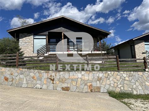 Златосел Къщи на язовир Дондуково Едноетажна къща 430 кв м РЗП 2451 кв м двор Къщи Вили