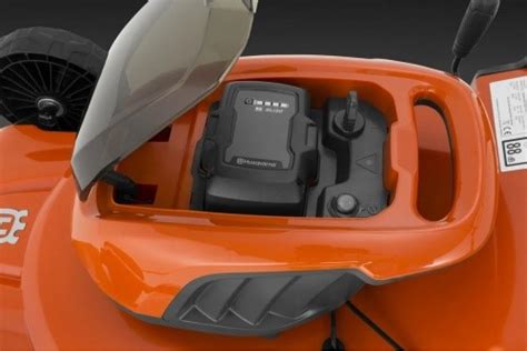 Аккумуляторная газонокосилка Husqvarna LC 142i - Строительный и садовый ...