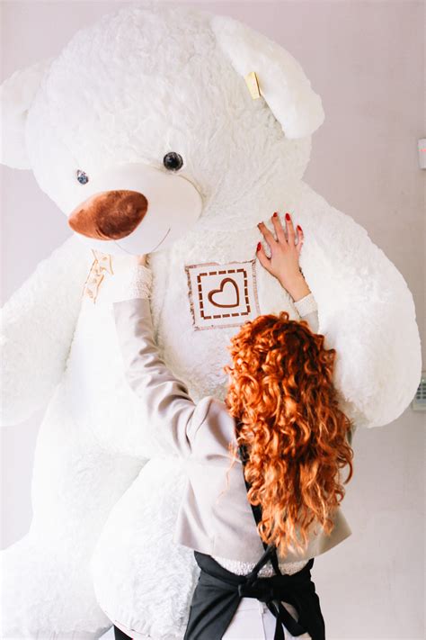 დიდი დათვი Amelie Ge ყვავილების ონლაინ მაღაზია