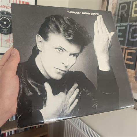 Retrospective Bowie Standing By The Wall 45renegade