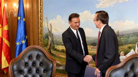 Средба на министерот без ресор Поповски задолжен за комуникации транспарентност и отчетност со