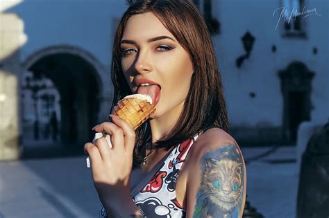 Licking 1080p 2k 4k 5k Hd Wallpapers Free Download Wallpaper Flare