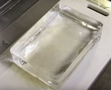 透明な氷の作り方！自由研究用の原理の説明や製氷機でバーのような氷を作る方法も！ パワースポット巡りでご利益を！開運ネット
