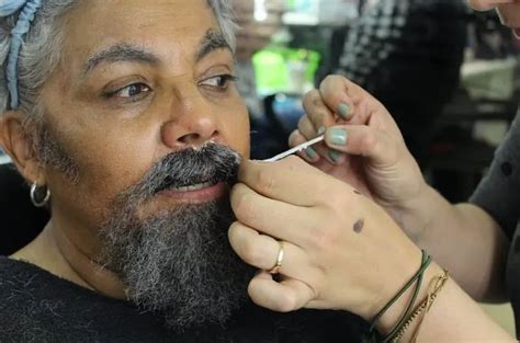 Look Vinette Ebrahim Gets Amazing Disguise For 7de Laans Vivian