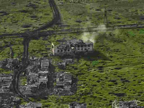 Марїнка після обстрілів армії РФ знімки з повітря фотосвідчення