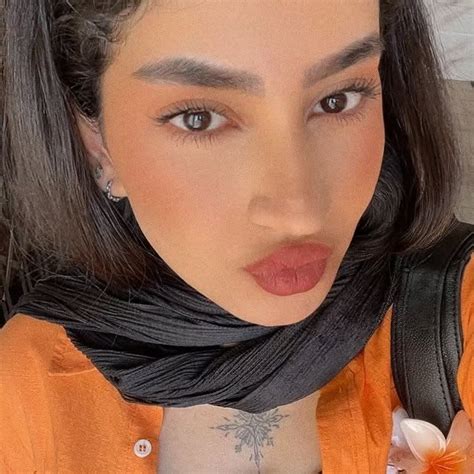 بحث انسانیت نیس دخترا میخان بگن یکی خیلی مرده میگن تستسترونش مثلا زیاده و ملاک های اشتباهی دارن