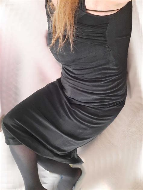 ادامه پست قبلی با لباس سکسی مشکی اگه نظرها خوب باشه ادامه میدم