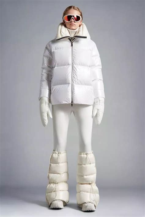 Короткий пуховик Frasne Белый Короткие пуховики цвет для женщин Moncler Jackets For Women