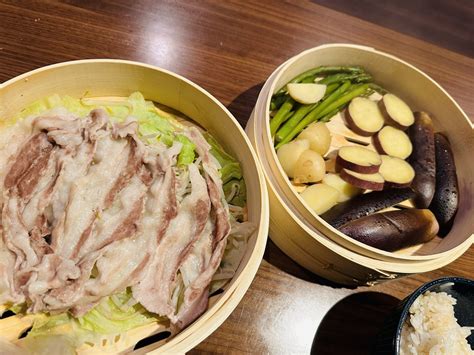 さっちゃん on Twitter 初めてセイロを使ってみましたがお肉も野菜も23分で蒸されるしお肉も固まらないしちょーどいい感じ