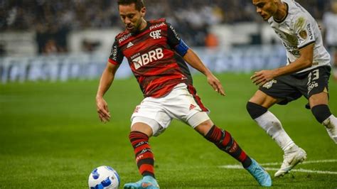 Everton Ribeiro elogia trabalho de Dorival e comenta nova função no Flamengo