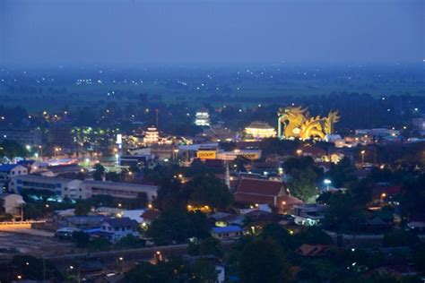 จุดชมวิว หอคอยบรรหาร แจ่มใส แลนด์มาร์คใหม่เมืองสุพรรณ